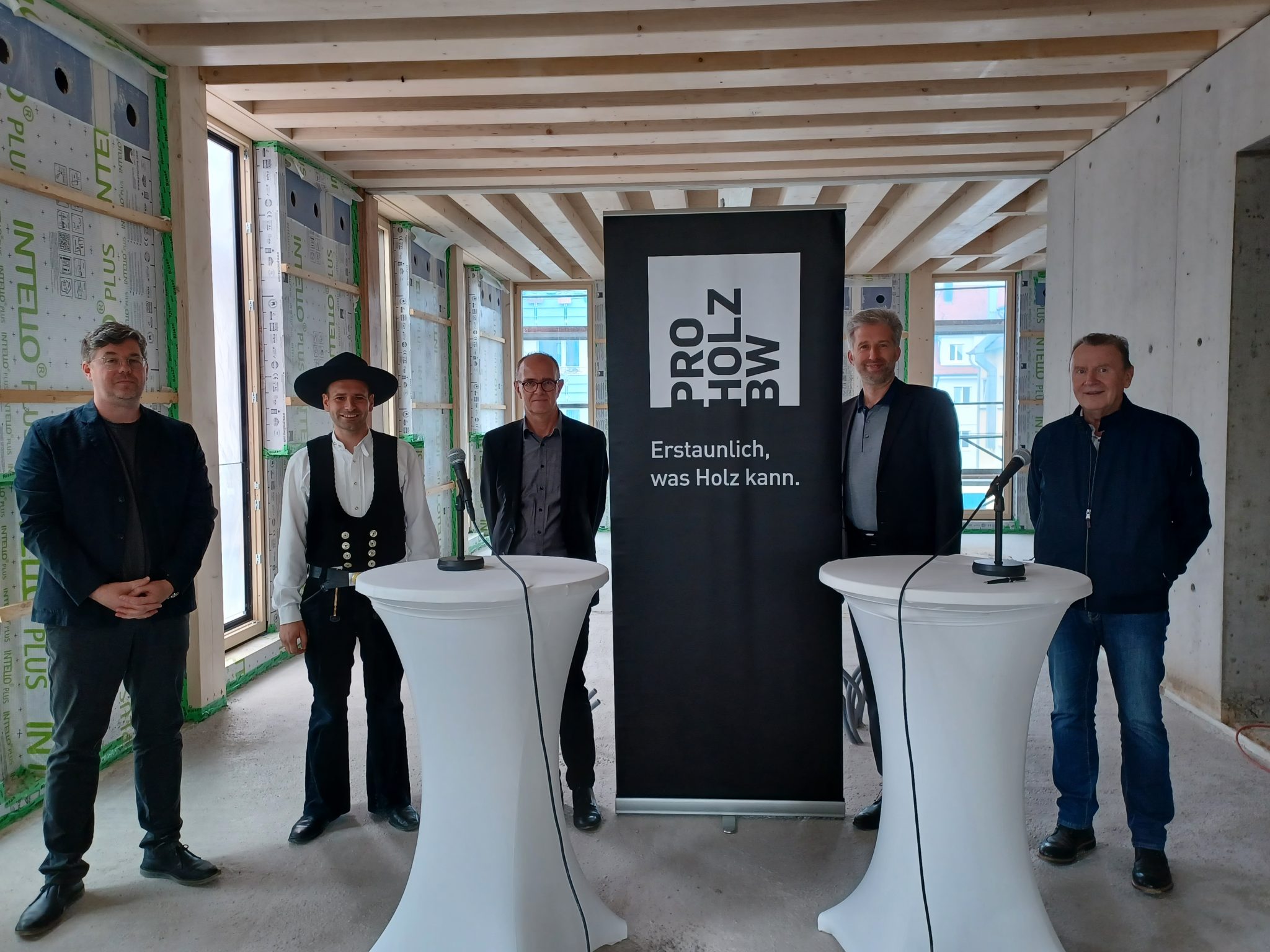 vor Ort beim Richtfest der neuen Geschäftsstelle der GWG Tübingen: Im ...